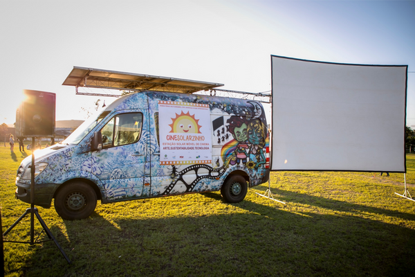 Saiba tudo sobre o cinema movido a energia solar